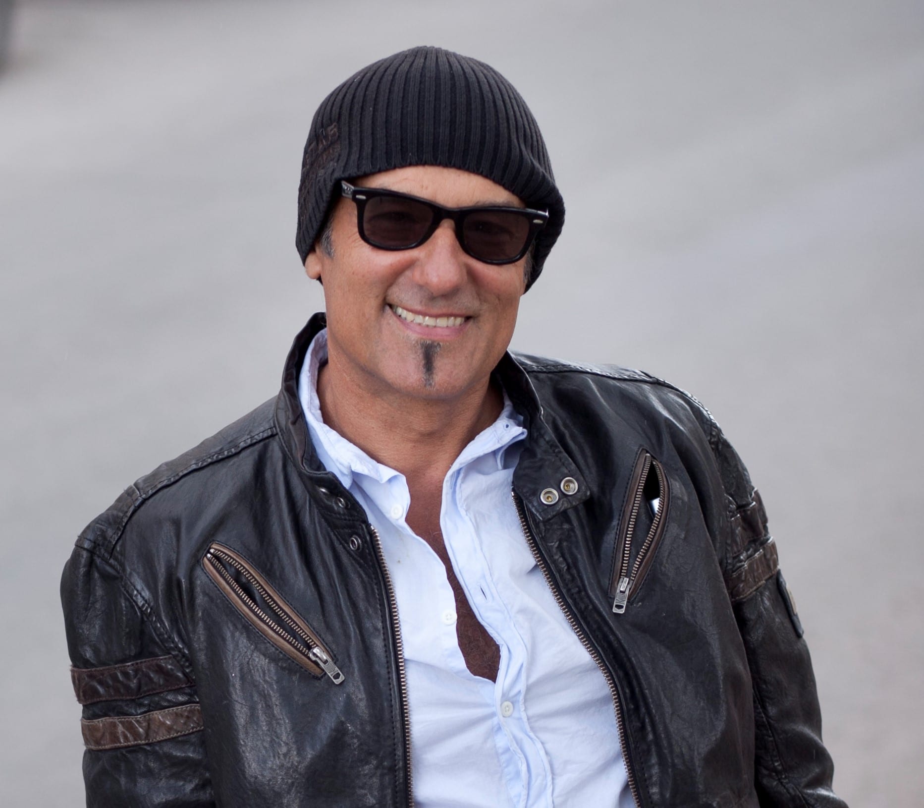 Alvaro Castagnet Receives Lifetime Achievement Award - OutdoorPainter